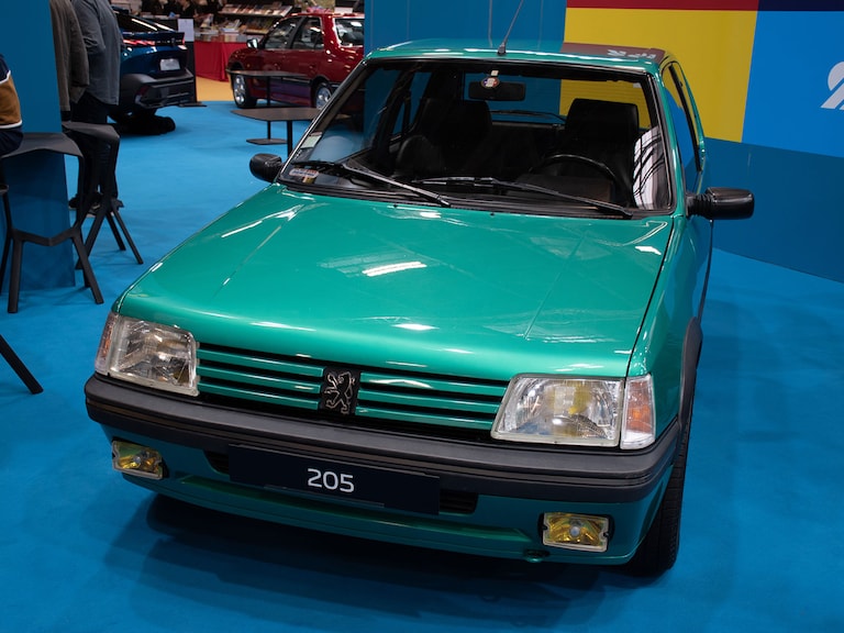 Peugeot 205 compie 40 anni, portati benissimo! | Peugeot IT